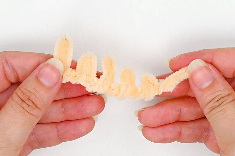 Pipe Cleaner Reindeer - Fun & Easy Christmas Craft