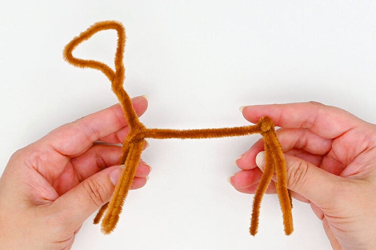 Pipe Cleaner Reindeer - Fun & Easy Christmas Craft