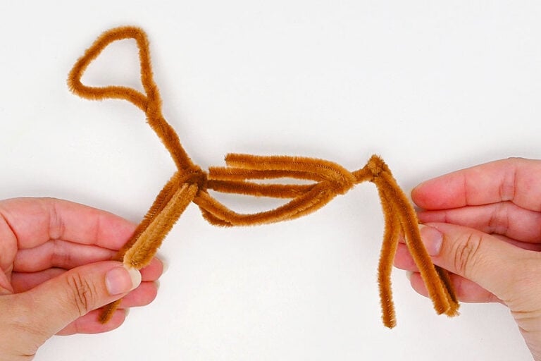 Pipe Cleaner Reindeer - Fun & Easy Christmas Craft