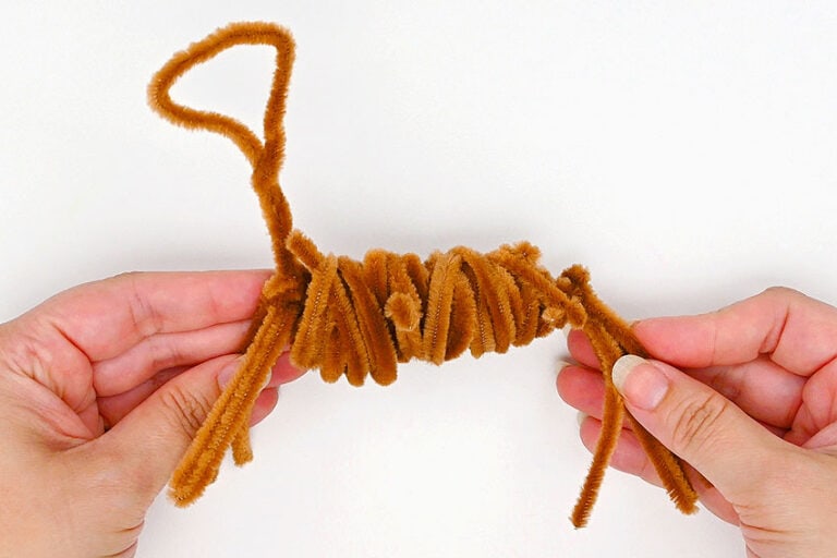 Pipe Cleaner Reindeer - Fun & Easy Christmas Craft