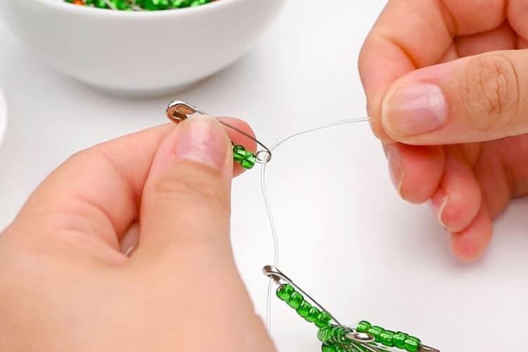 Safety Pin Christmas Tree - Easy DIY Beaded Holiday Craft