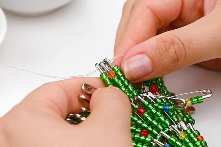 Safety Pin Christmas Tree - Easy DIY Beaded Holiday Craft