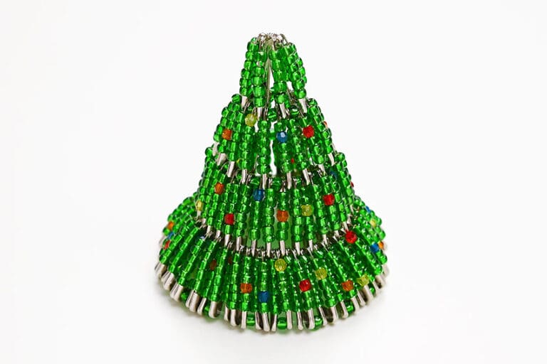 Safety Pin Christmas Tree - Easy DIY Beaded Holiday Craft