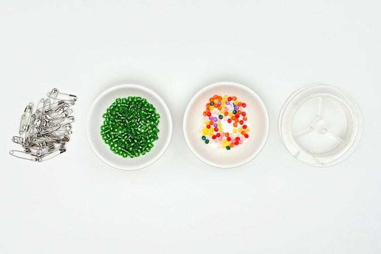 Safety Pin Christmas Tree - Easy DIY Beaded Holiday Craft