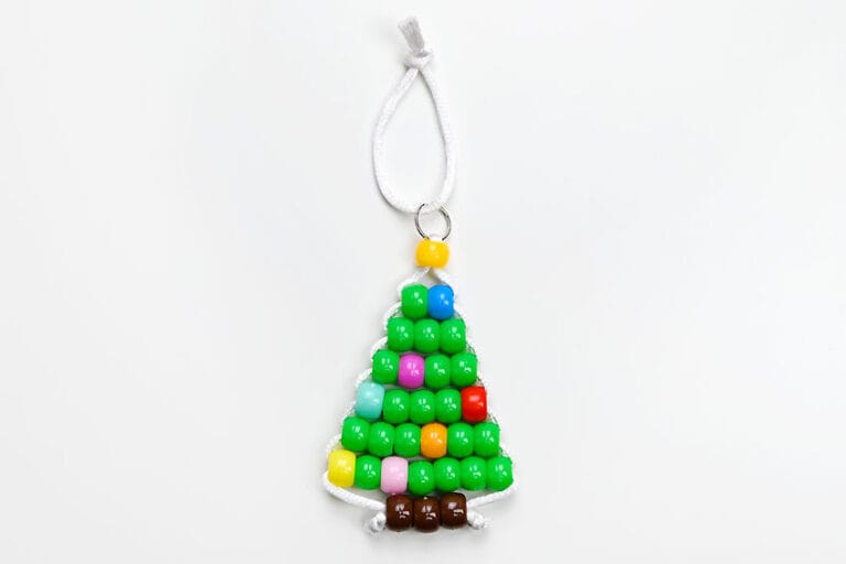 Christmas Tree Pony Bead Ornaments - Easy DIY Christmas Craft
