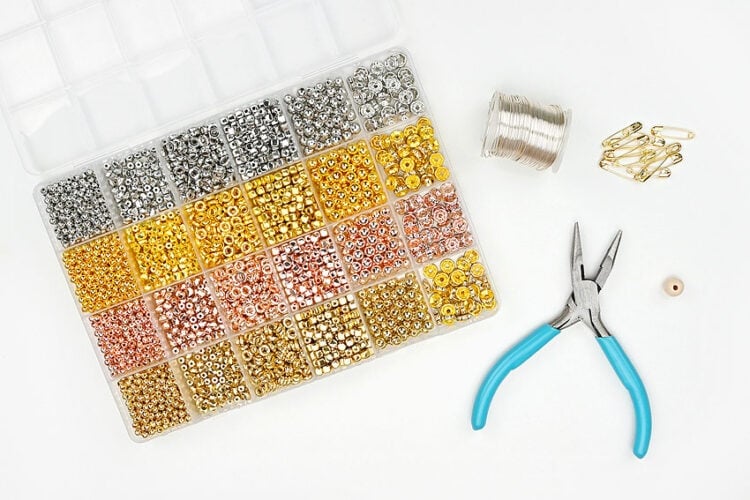 DIY Safety Pin Angel - Beaded Christmas Craft Instructions