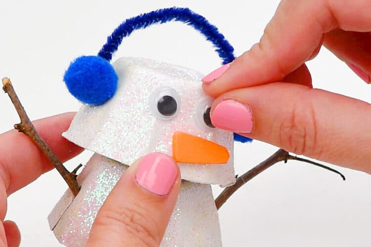 Egg Carton Snowman Craft - Easy Winter Snowman Idea