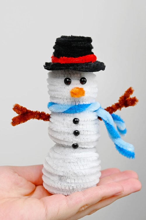 Pipe Cleaner Snowman - Easy Snowman Craft for Kids